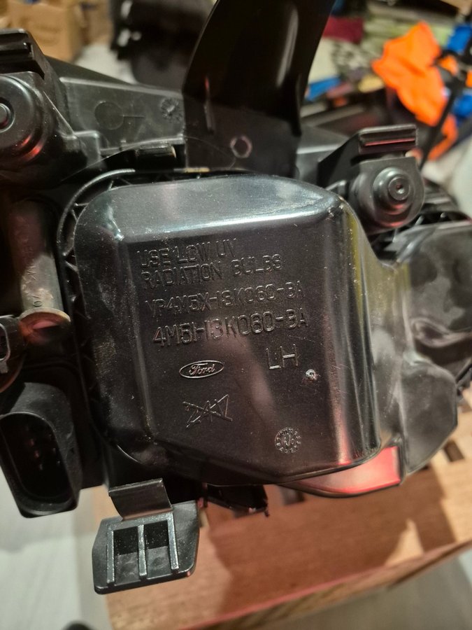Strålkastare/ halogen VF ford focus mk2 | Köp på Tradera (711301830)