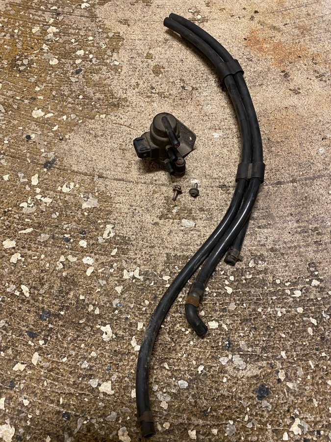 Saab 9000 T5 Magnetventil inkl fäste och slangs.. | Köp på Tradera ...