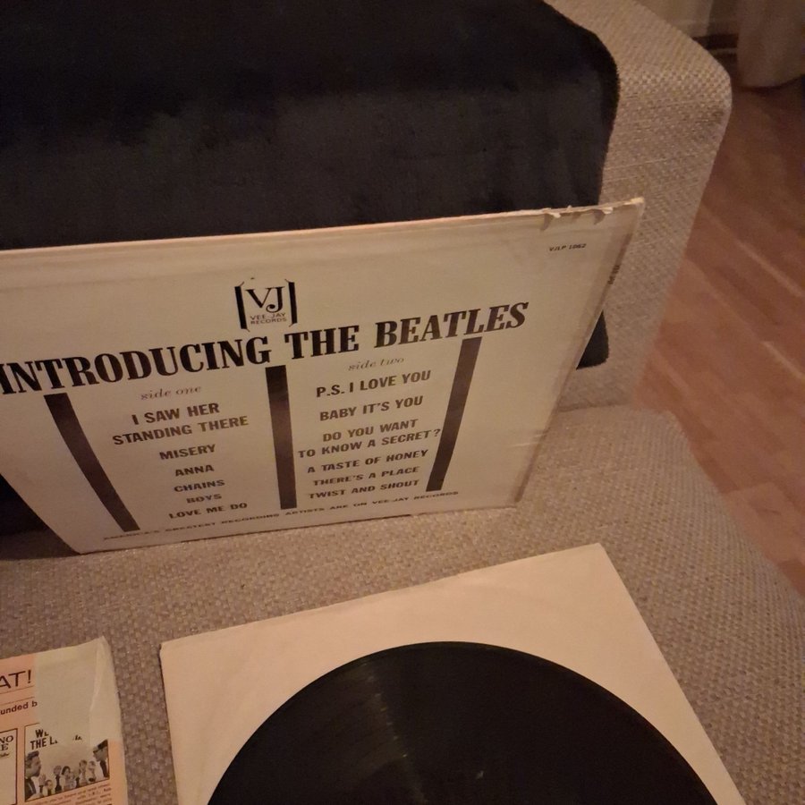 The Beatles - Help! & Introducing The Beatles | Köp på Tradera (713505558)