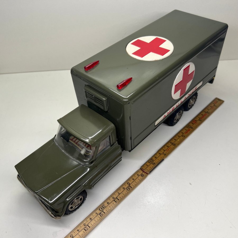 Stor San Marusan Jeep Gladiator ambulans. Japan.. | Köp på Tradera ...