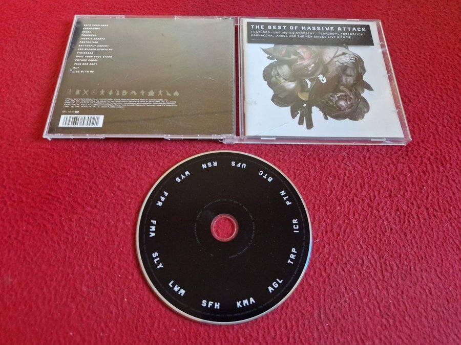 MASSIVE ATTACK THE BEST OF CD | Köp från game-world på Tradera (708527110)