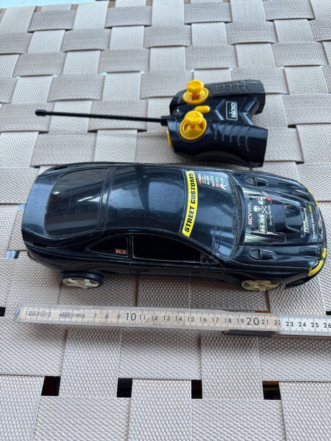 Dacko Radio controlled car with remote | Köp på Tradera (711151695)