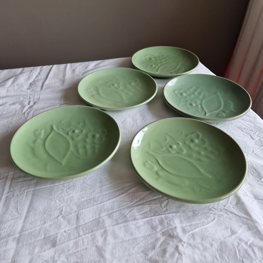 Anna-Lisa-Thomson, Upsala Ekeby, Tallrikar | Köp på Tradera (702525222)