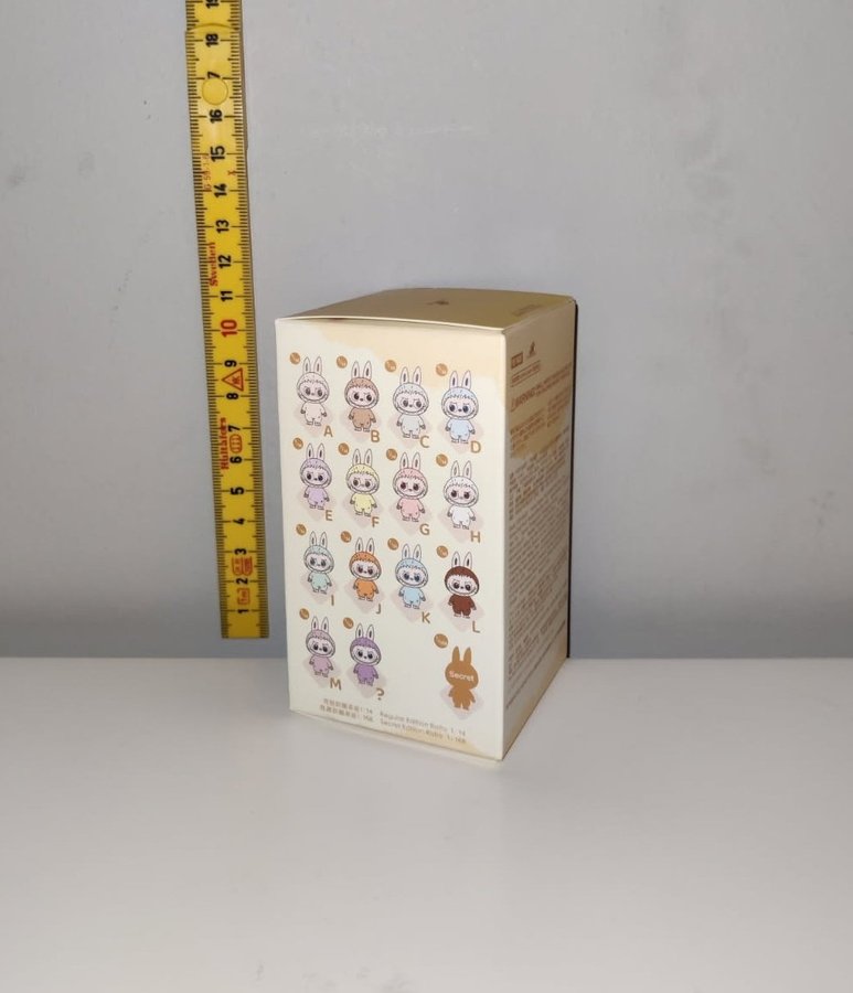 Pop Mart - Labubu pin for love A-M + ? | Köp på Tradera (697677778)