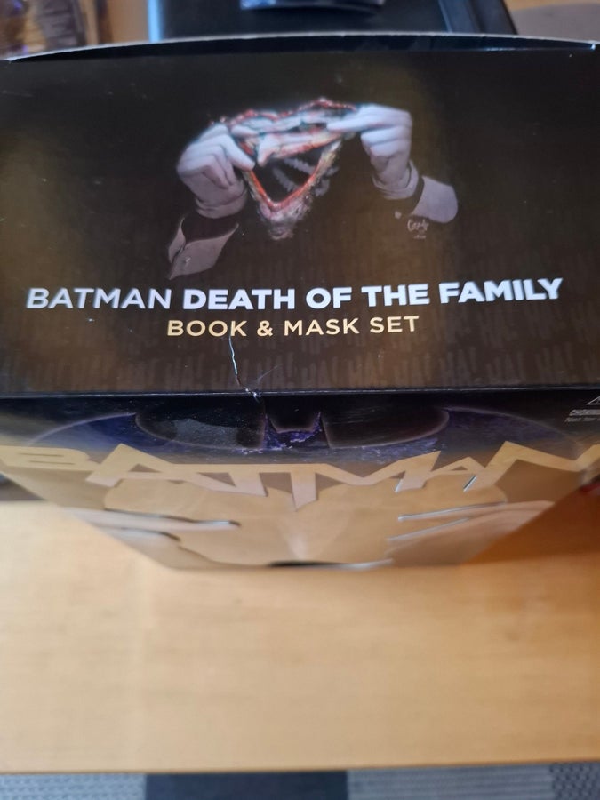 Batman Death of the Family Book & Mask Set | Köp på Tradera (736873979)