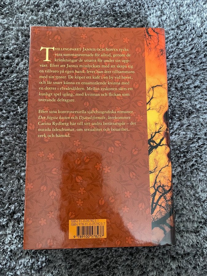 Den som vässar vargars tänder av Carina Rydberg | Köp på Tradera ...