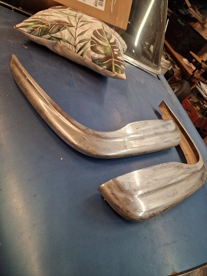 Mercedes w108/109 stötfångar överliggare fram | Köp på Tradera (710910375)