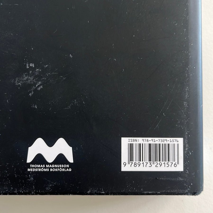 Gåtan Hammarskjöld: Berättelsen om flygkraschen.. | Köp på Tradera ...