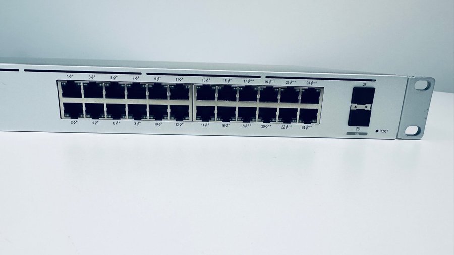 Ubiquiti UniFi Switch USW Pro 24 PoE | Köp på Tradera (734383477)