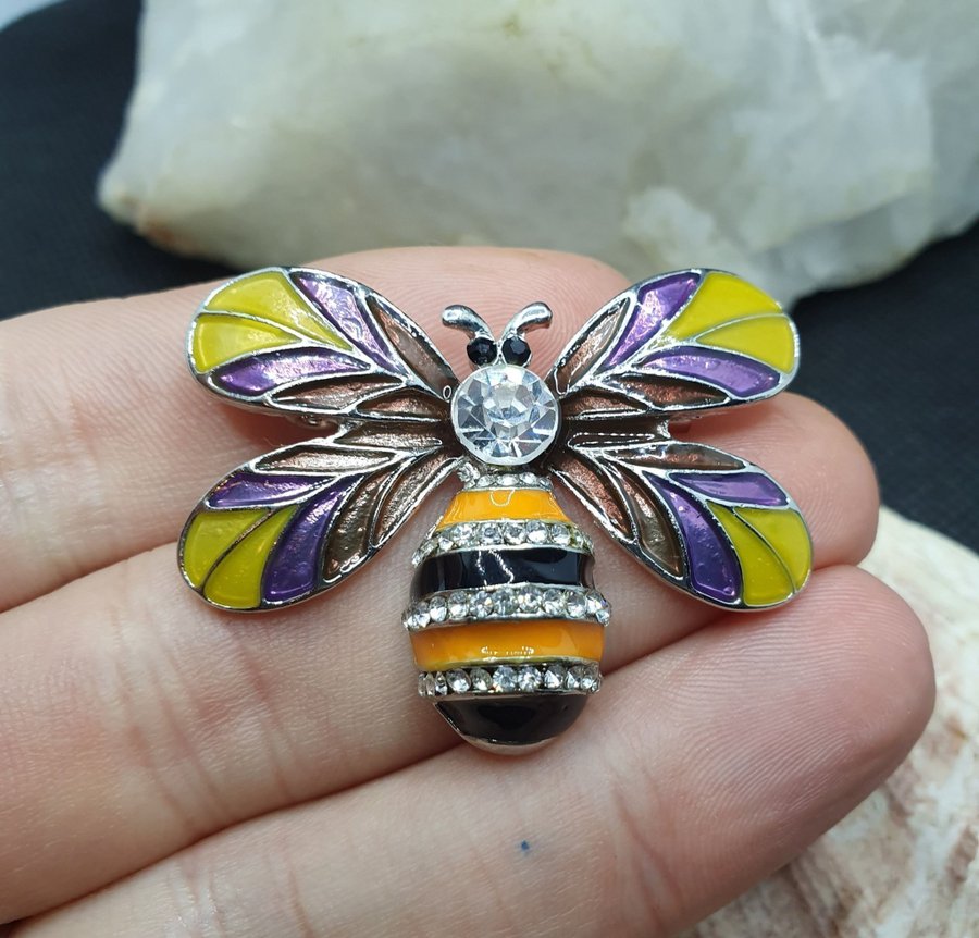 Brosch - Flygfä / Insekt / bi | Köp på Tradera (693909701)