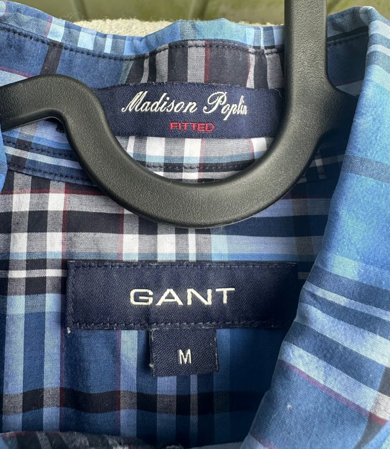 GANT - Blå/Vit randig skjorta, Medium, Fitted | Köp på Tradera (734475271)