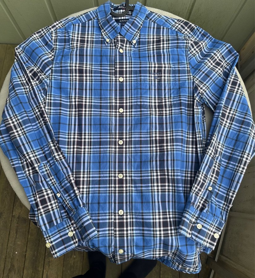 GANT - Blå/Vit randig skjorta, Medium, Fitted | Köp på Tradera (734475271)