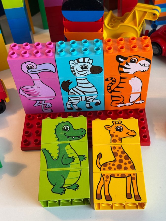 Stor samling LEGO Duplo med byggklossar, fordon.. | Köp på Tradera ...