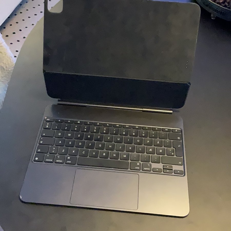 Magic Keyboard till iPad Pro 13 tum (M4) – Dans.. | Köp på Tradera ...