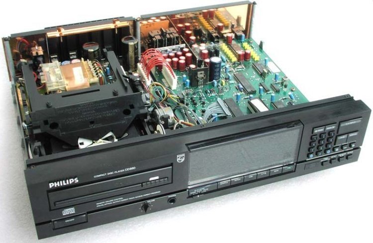 Sänkt Pris: Philips - CD-850 - CD-spelare i bra.. | Köp på Tradera (681221788)