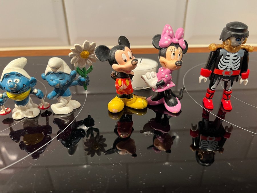 Figuriner - Smurfar, Musse Pigg och Mimmi Pigg .. | Köp på Tradera ...