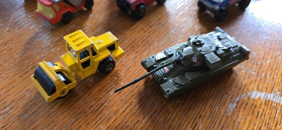 Leksaksbilar - Samling Vintage | Köp på Tradera (713024082)