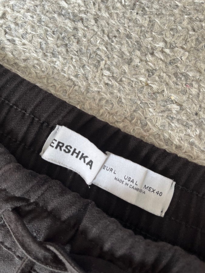 Bershka svarta byxor, storlek L | Köp på Tradera (736057867)