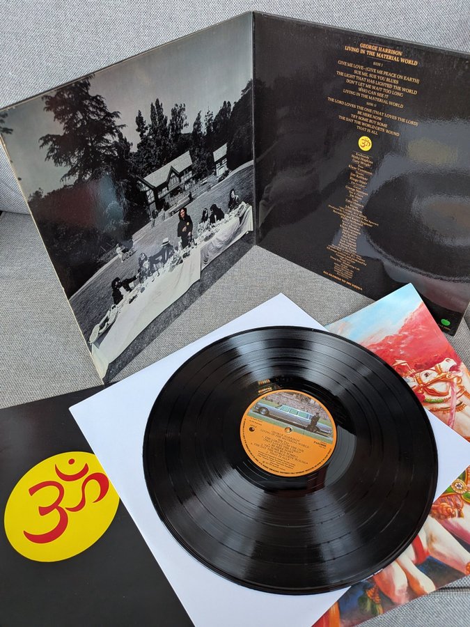 George Harrison - Living In The Material World .. | Köp på Tradera ...