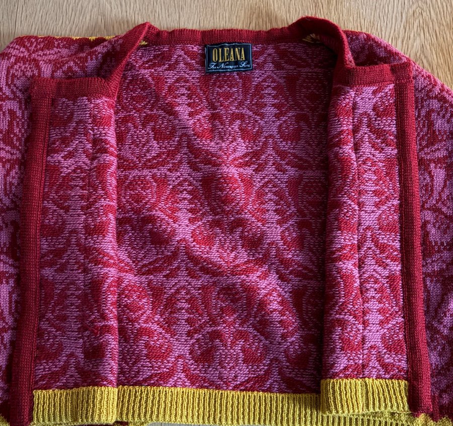 Oleana kofta/jacka "The.. | Köp från rodakorsetdanderyd på Tradera ...