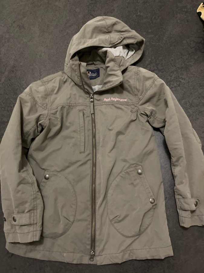 Peak Performance grågrön jacka, storlek 150 | Köp på Tradera (733448482)