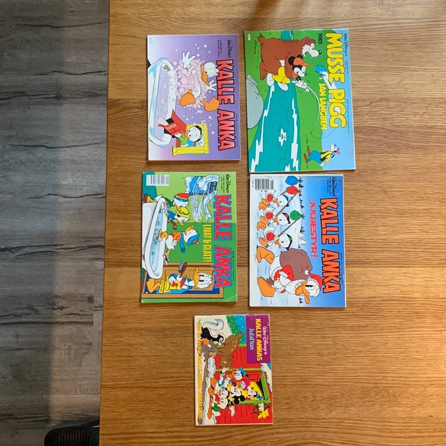 Se produkter som liknar Kalle Anka , Musse Pigg , Kal.. på Tradera (692940877)