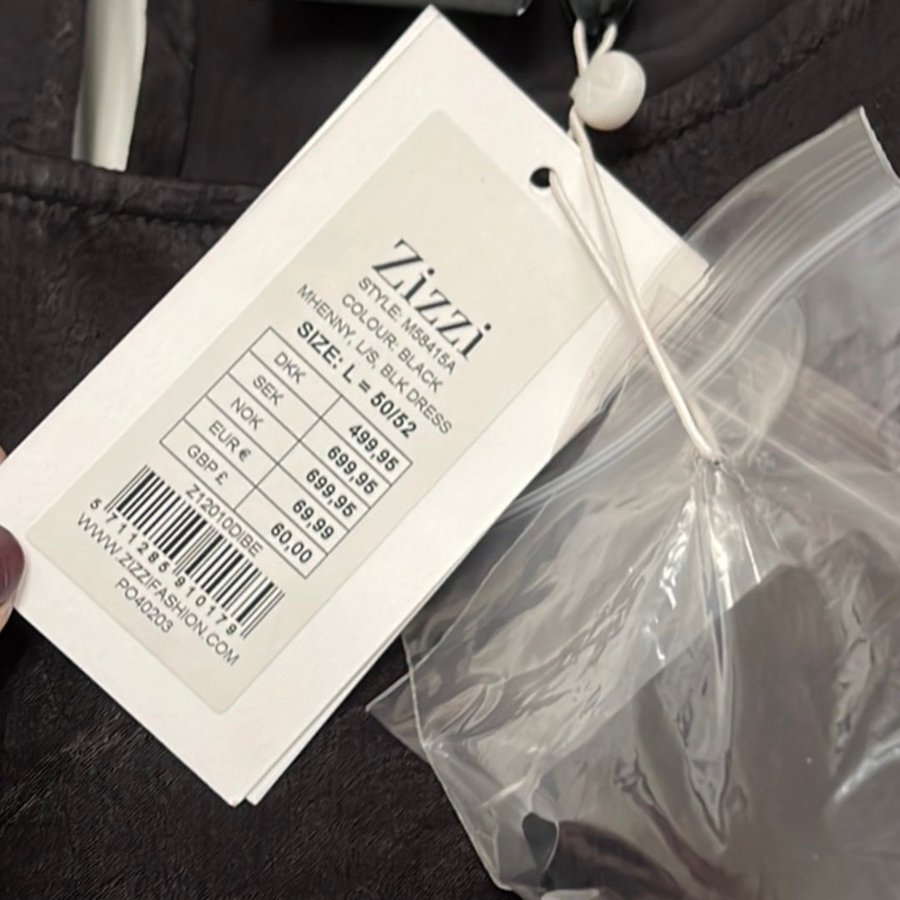 Zizzi elegant svart klänning stl L (50/52) | Köp på Tradera (700297961)