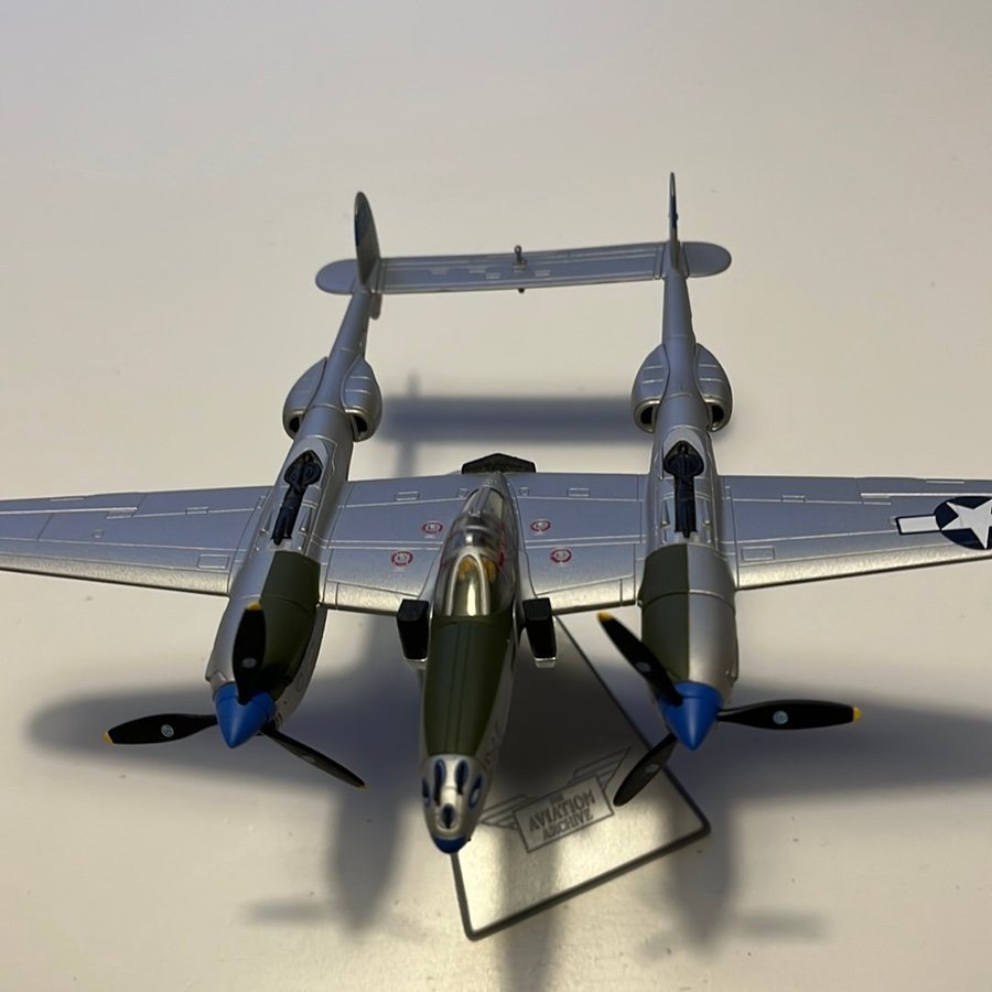Corgi Lockheed P-38J Lightning, skala 1:72 | Köp på Tradera (708668959)