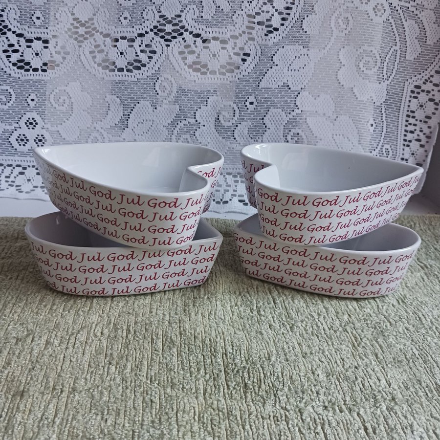 Hjärtformade skålar med text God Jul | Köp på Tradera (710949778)