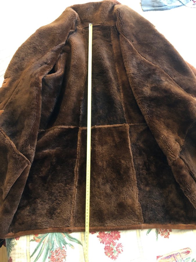 Se produkter som liknar Brun päls kappa på Tradera (708863388)