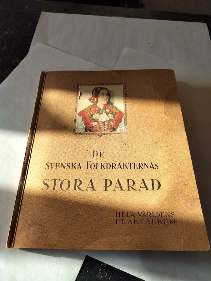 De Svenska Folkdräkternas Stora Parad - Hela Vä.. | Köp på Tradera ...