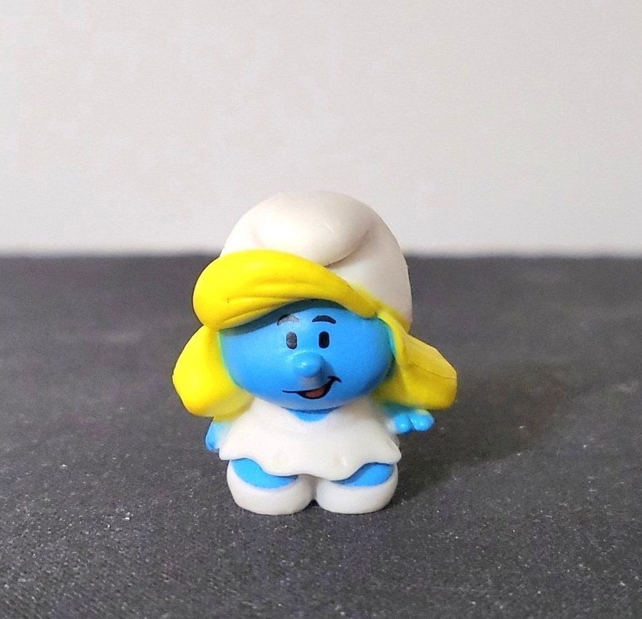 Se produkter som liknar Liten Söt Mini Smurf 2 cm Fig.. på Tradera ...