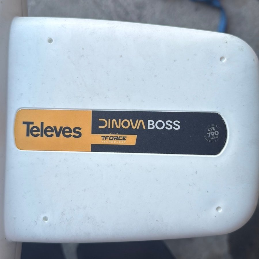Se produkter som liknar Televes Dinova Boss UHF 790 A.. på Tradera ...