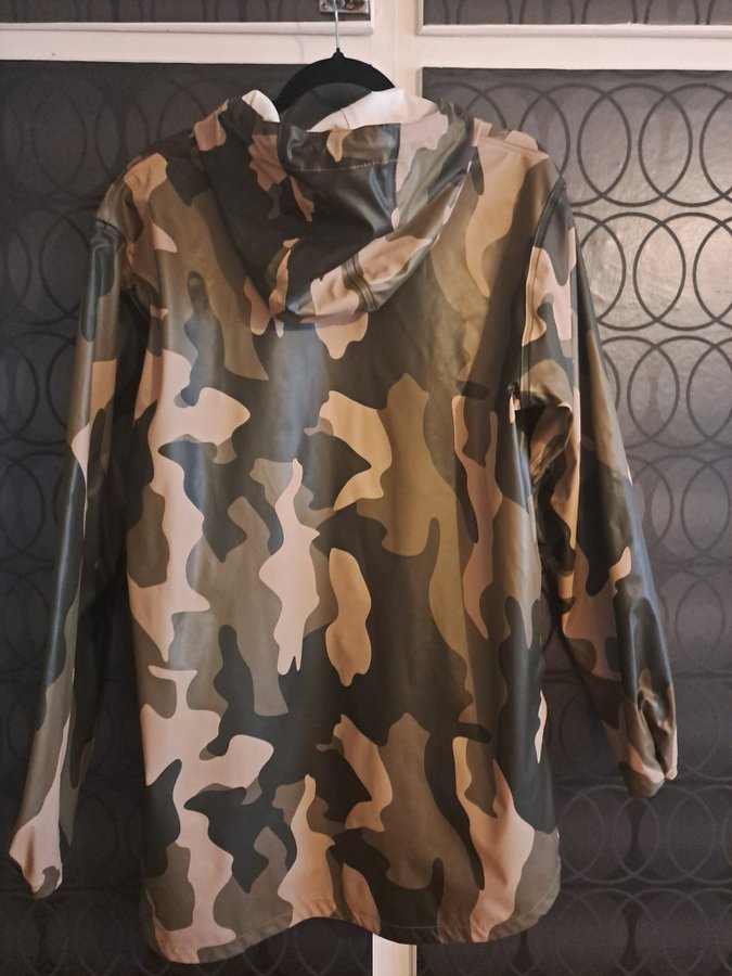 Regnjacka Everest Stadium Stl. L Militärgrön/ka.. | Köp på Tradera ...