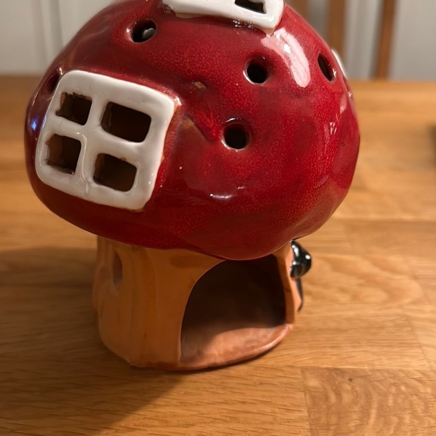 Ljuslykta i form av en svamp Gabriel keramik | Köp på Tradera (711498939)