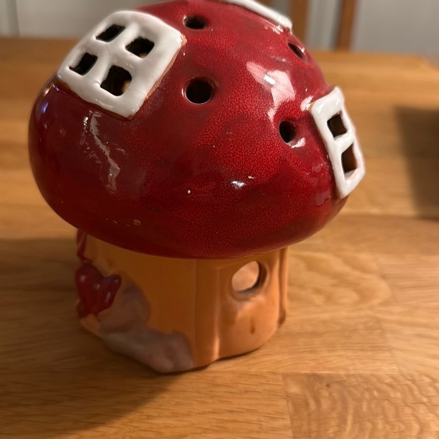 Ljuslykta i form av en svamp Gabriel keramik | Köp på Tradera (711498939)