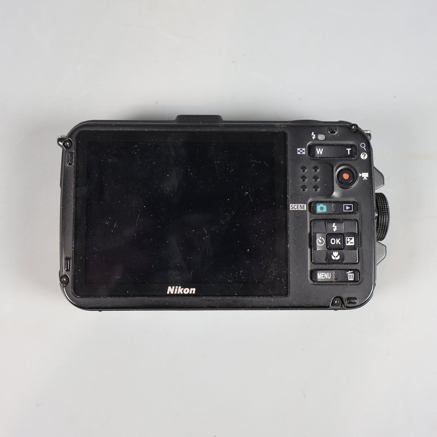 Nikon Coolpix AW100.. | Köp från StockholmsStadsmission på Tradera ...