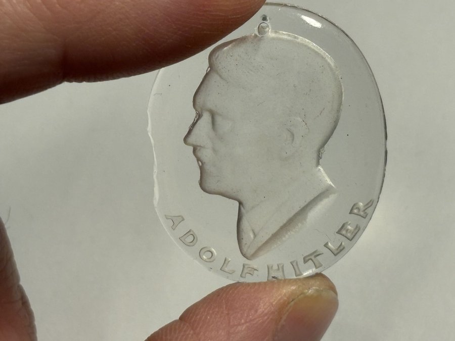 Glasmedaljong: Adolf Hitler 1941 – WW2, nazi, t.. | Köp på Tradera ...