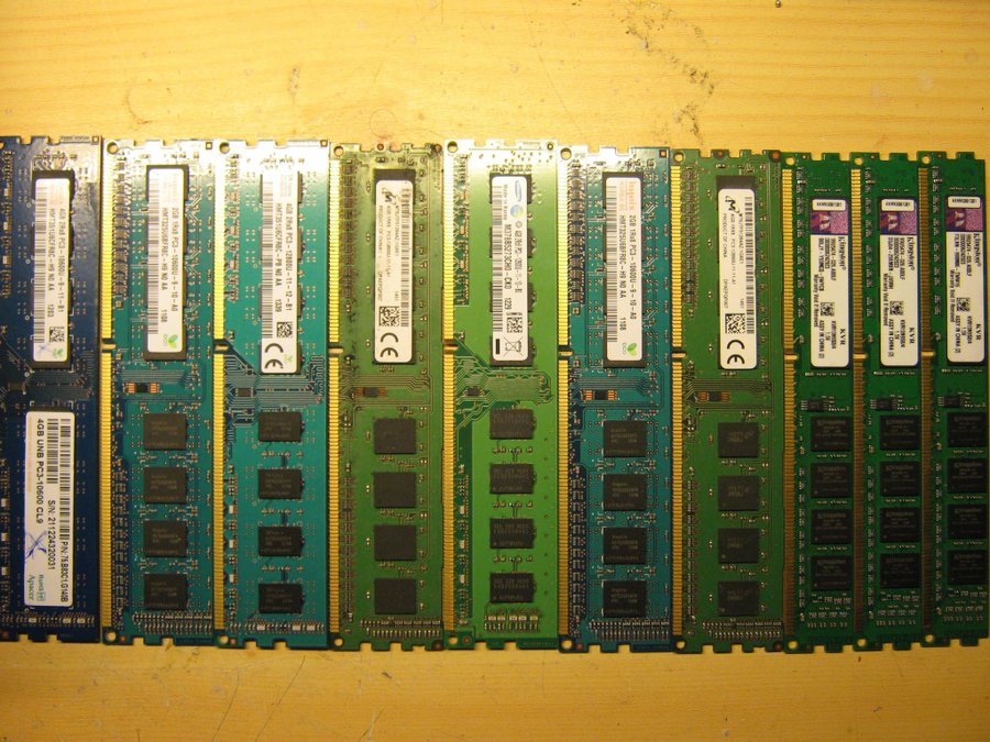 DDR 3 RAM-minnen och moderkort på köpet | Köp på Tradera (709531479)