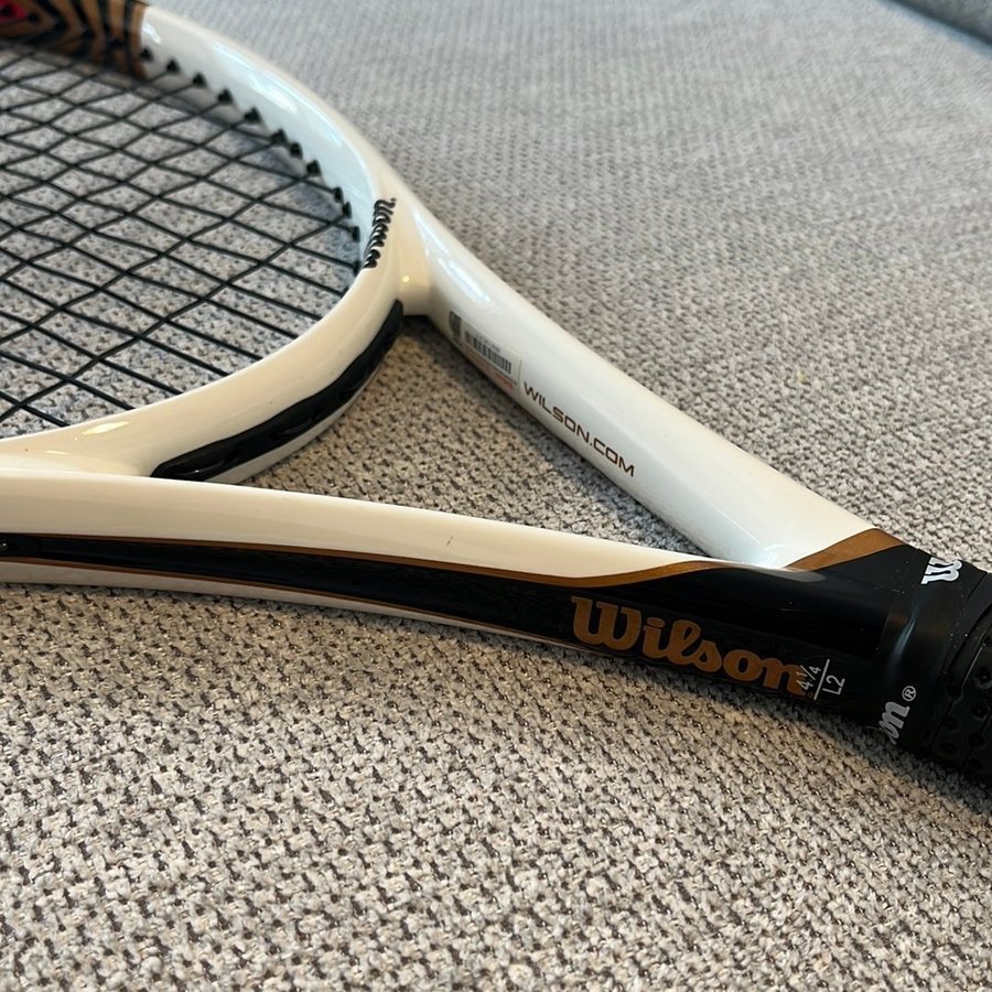 Se produkter som liknar Wilson Federer Pro Tennis Rac.. på Tradera ...