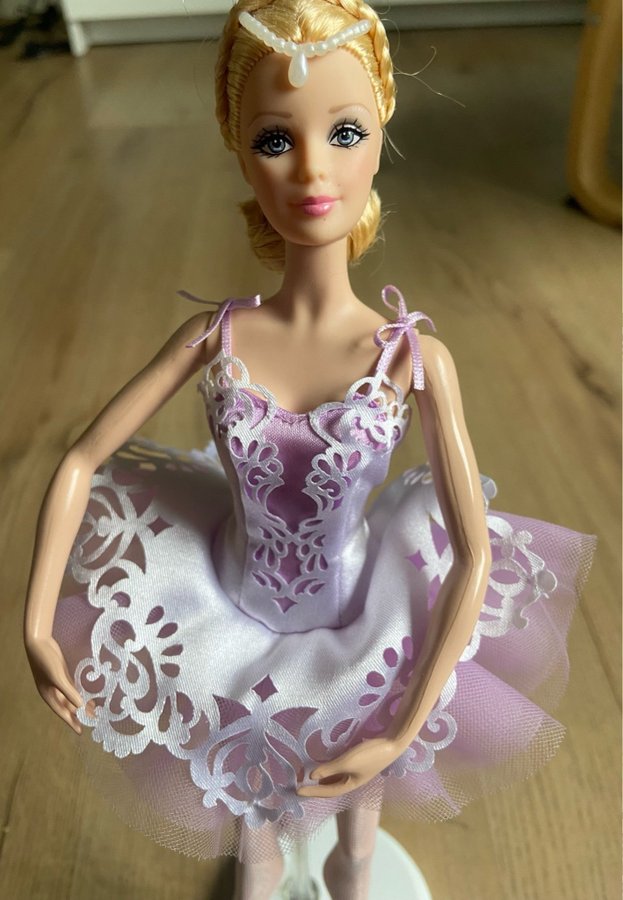 Samlar Barbie Ballerina Docka från 2014 nyskick | Köp på Tradera ...