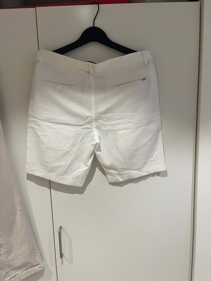 Kronstadt vita linne shorts, storlek L | Köp på Tradera (733888696)