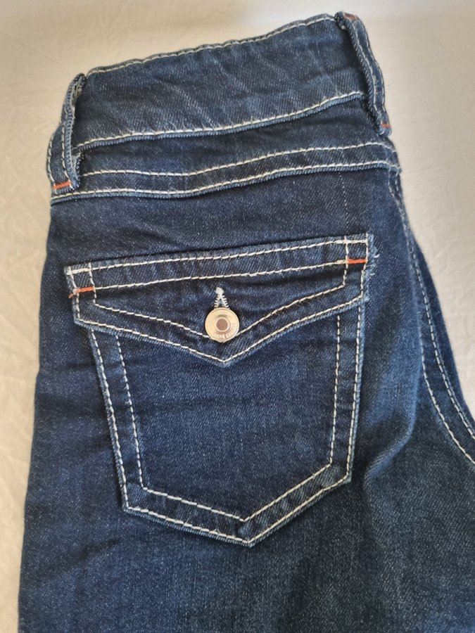 2 par jeans i absolut nyskick från Gina Tricot | Köp på Tradera (711976543)