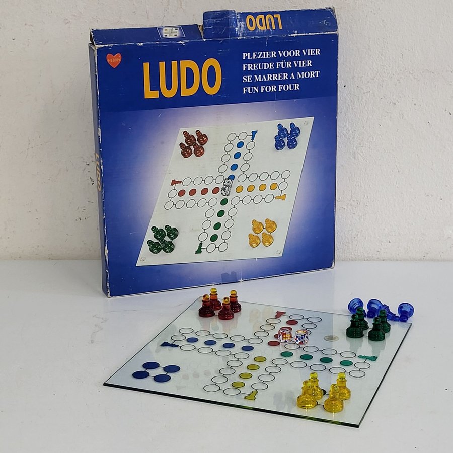Ludo spelbräde med tillbehör - Fia med knuff - Sällskapsspel - Glas ...