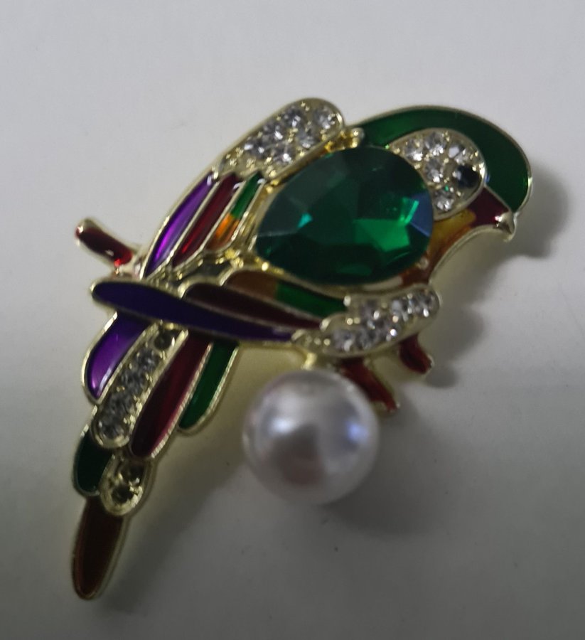 En otroligt vacker brosch I form av en fågel | Köp på Tradera (704188823)