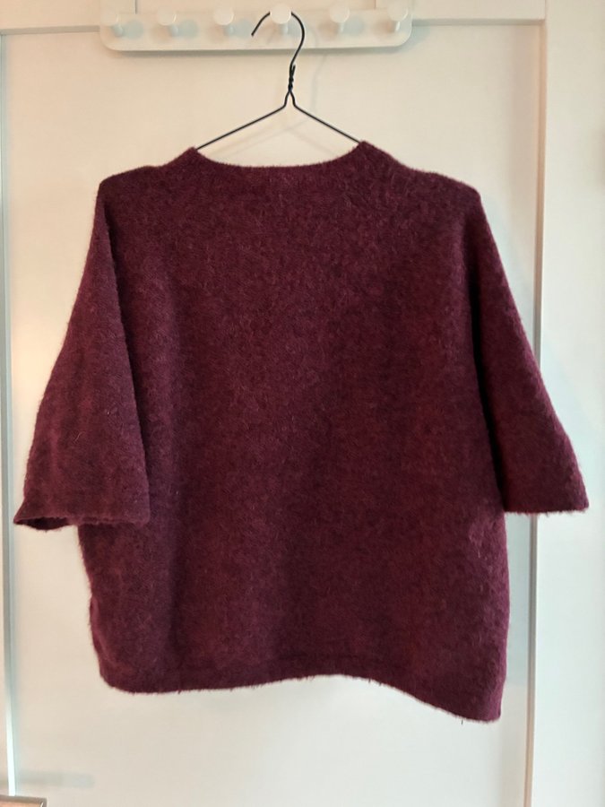 & Other Stories vinröd tröja, strlk S | Köp på Tradera (694825518)