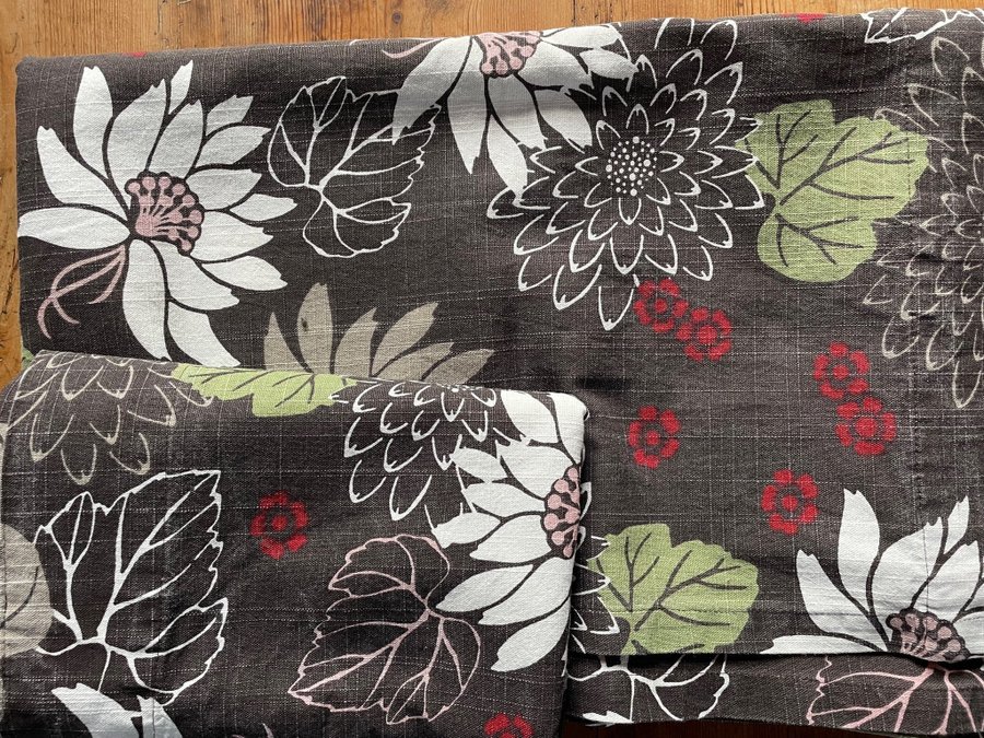 Se produkter som liknar Skickas 21/12 Gardin med Blom.. på Tradera ...