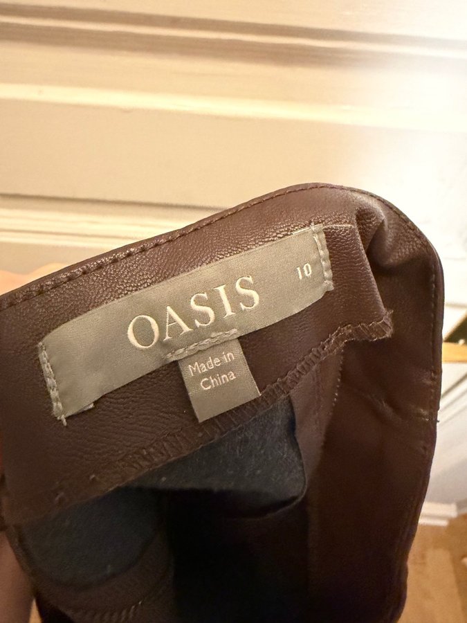 Oasis brun kjol, storlek 10 | Köp på Tradera (713327403)