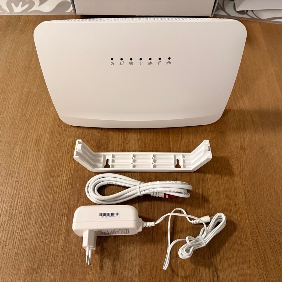 Se produkter som liknar Telia smart Wifi router Fast .. på Tradera ...