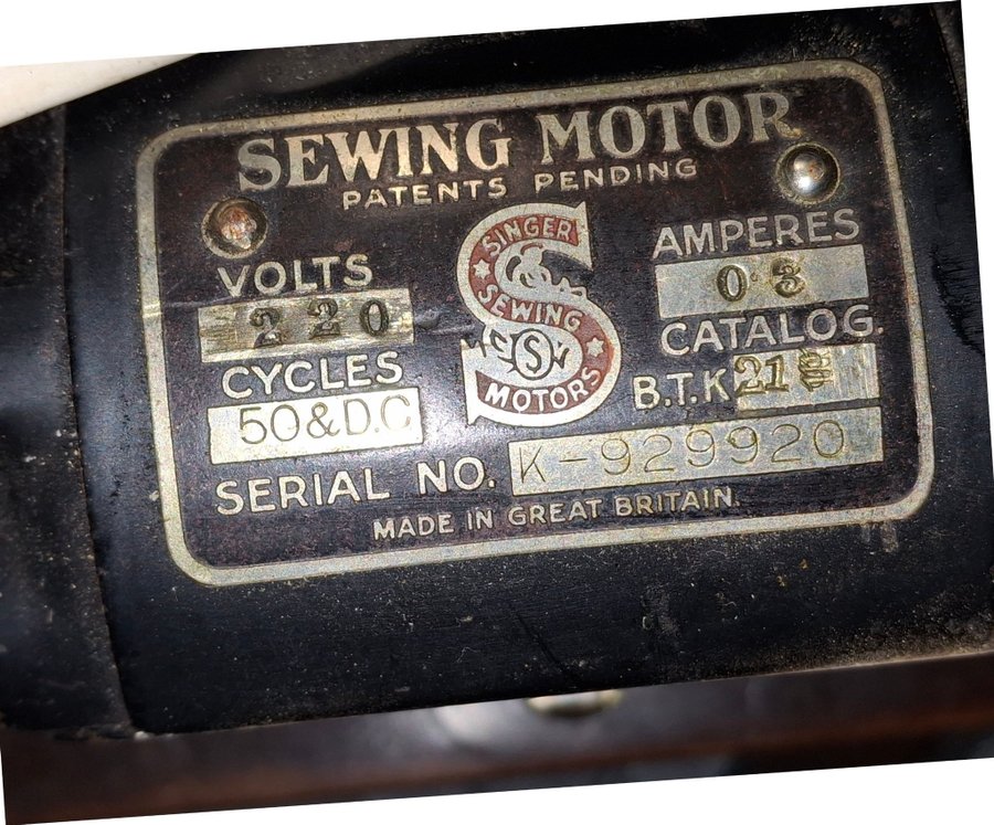 Singer - symaskin med träfodral - Från 1925 | Köp på Tradera (697821039)